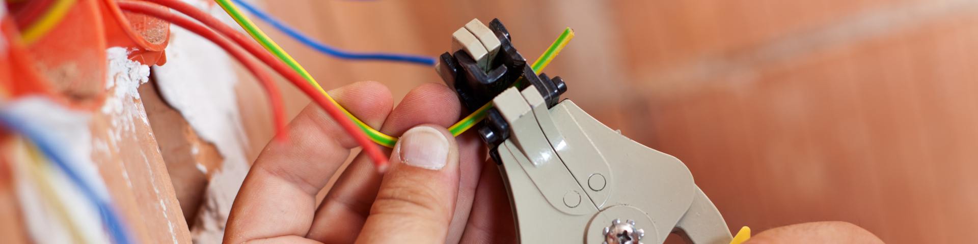 Toma de tierra, ¿qué es y para qué sirve? | HomeServe Blog